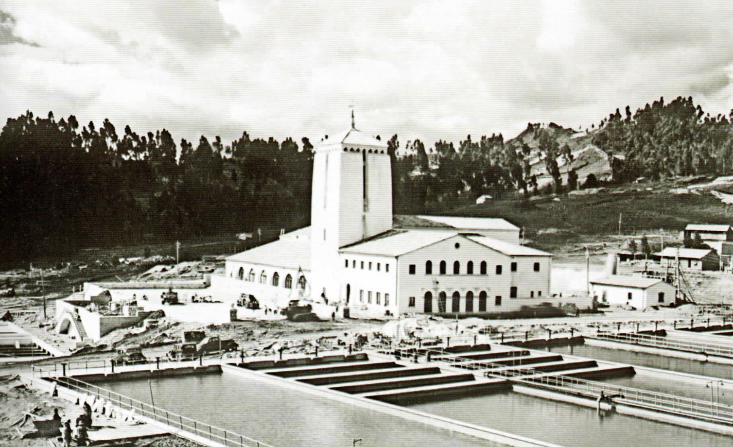 Vista de la planta de tratamiento y los tanques de Vitelma, construidos ...